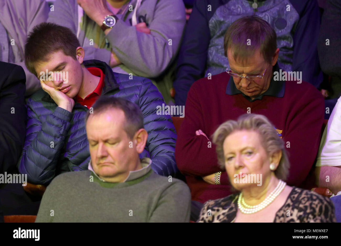 Snooker fans fall asleep during day three of the 2018 Betfred World ...