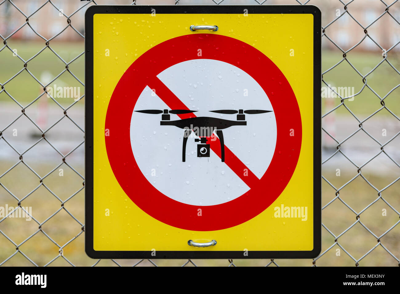 No Drone Sign Warning Sign Stock Photos & No Drone Sign Warning Sign ...