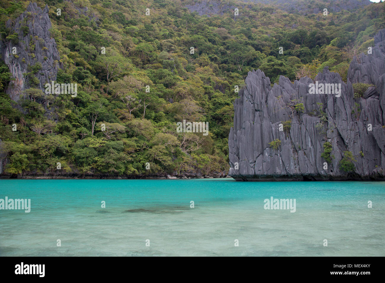 El nido philippines rock formation hi-res stock photography and images ...