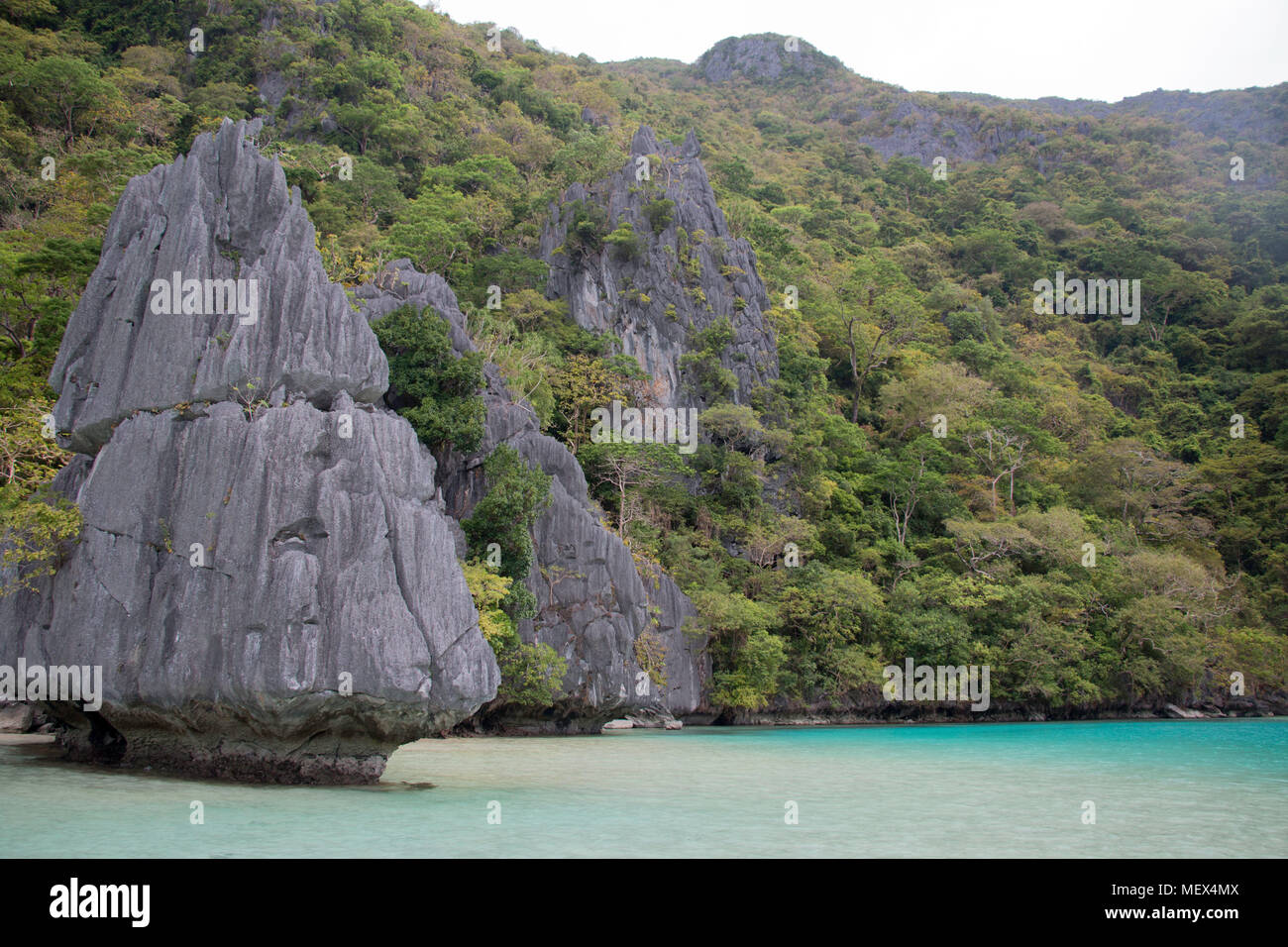 El nido philippines rock formation hi-res stock photography and images ...
