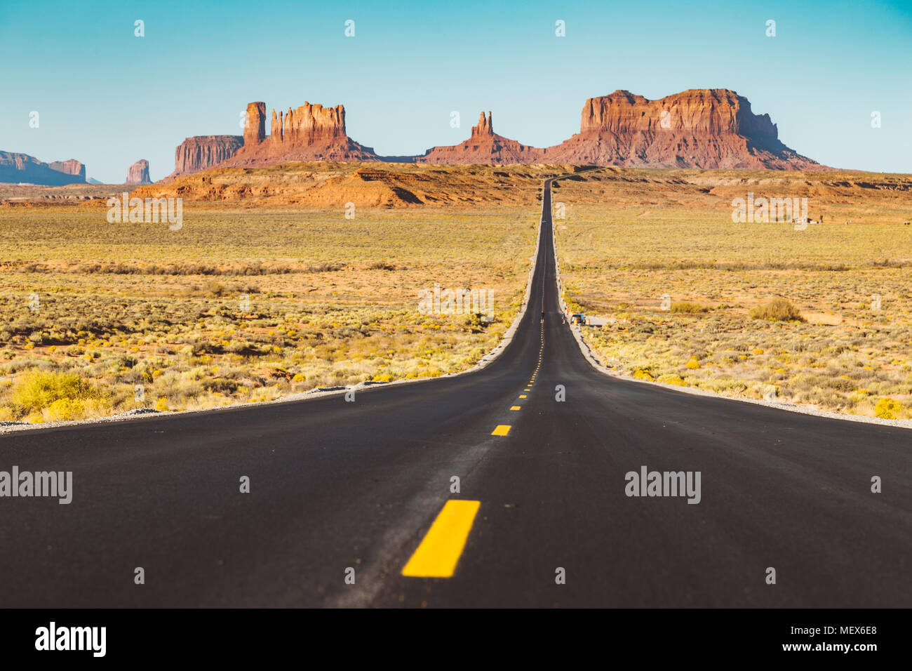 Forrest gump running hi-res stock photography and images - Alamy