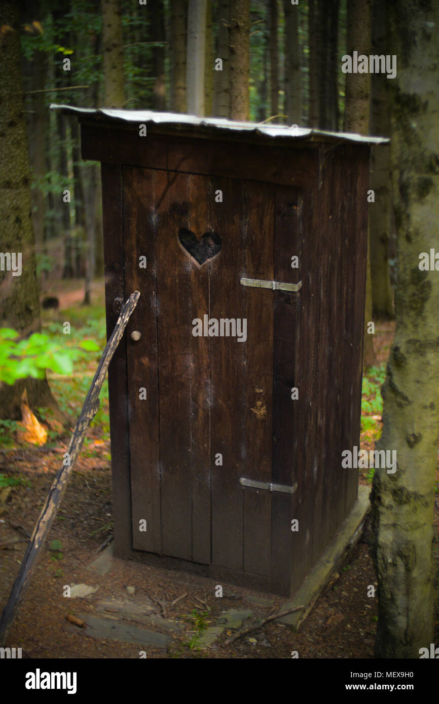 wooden booth dry toilet Stock Photo - Alamy