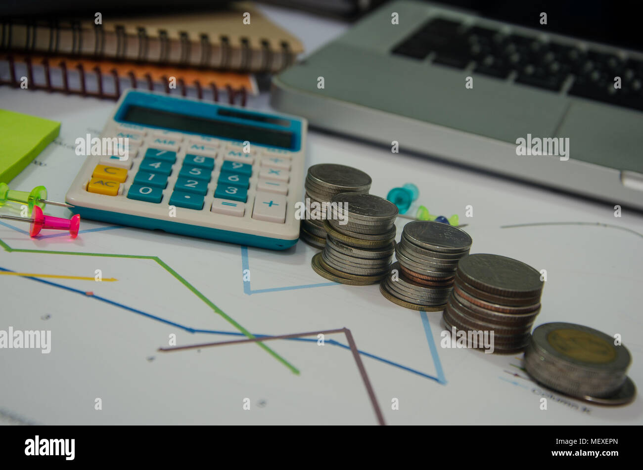 Business document Financial chart and graph Stock Photo - Alamy