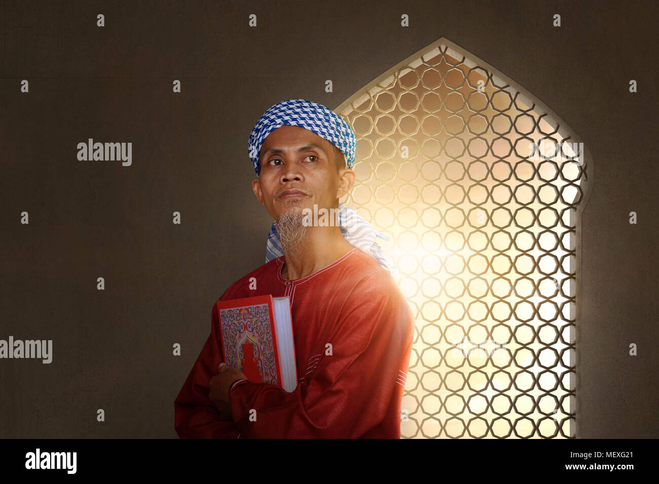 Asian holy hi-res stock photography and images - Alamy