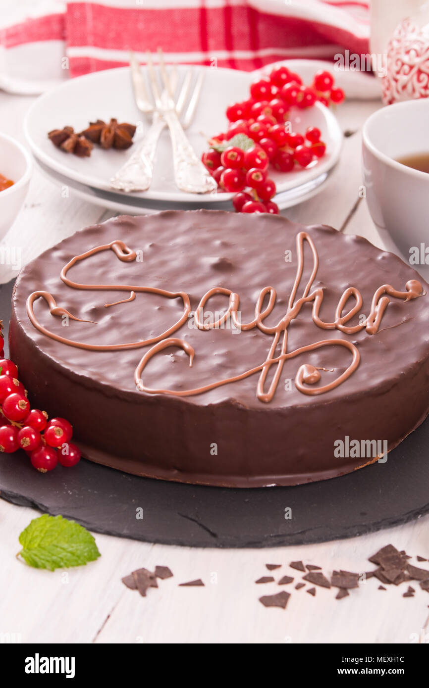 Sacher torte sponge hi-res stock photography and images - Alamy