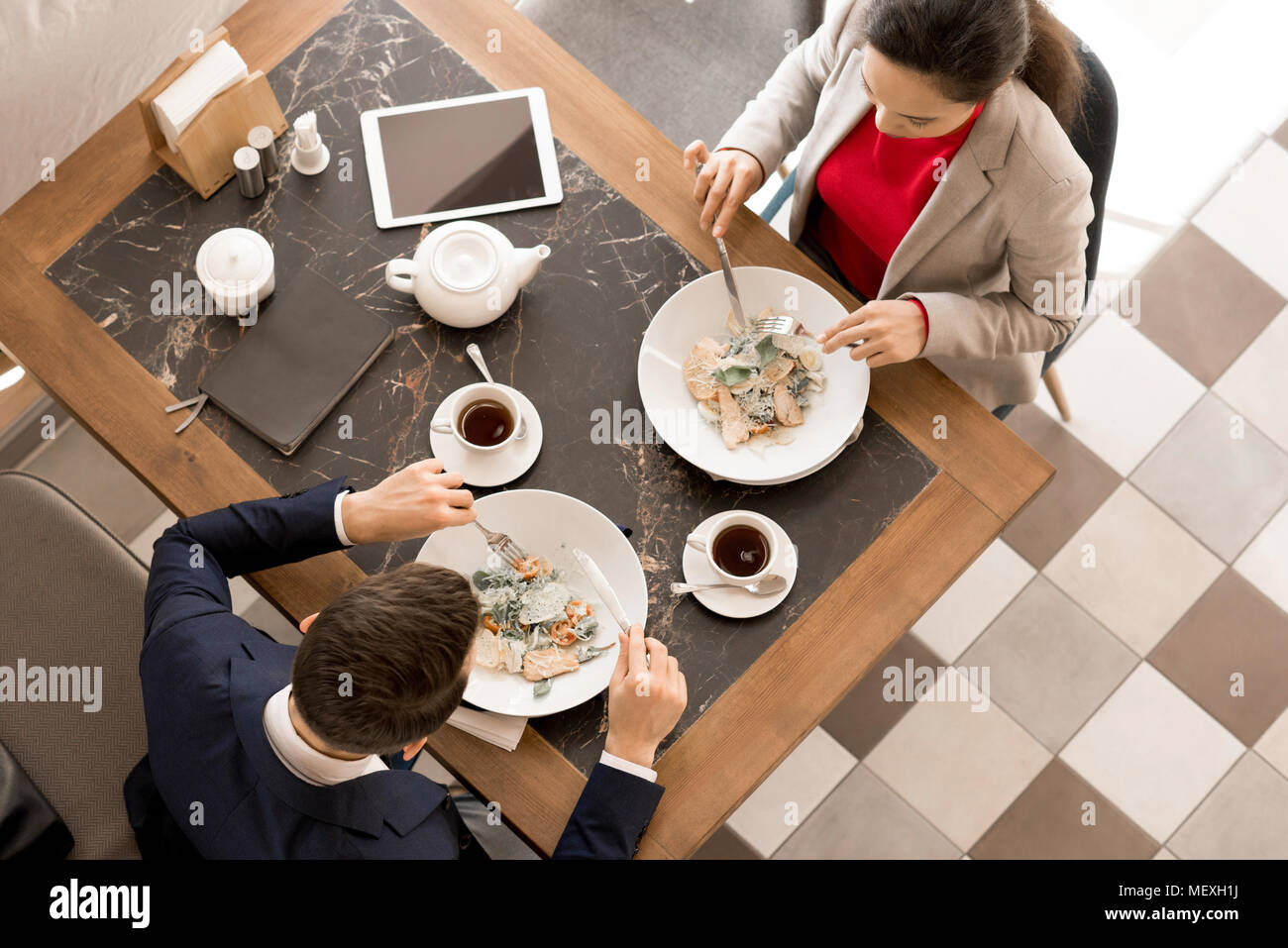 Business people having lunch together hi-res stock photography and ...