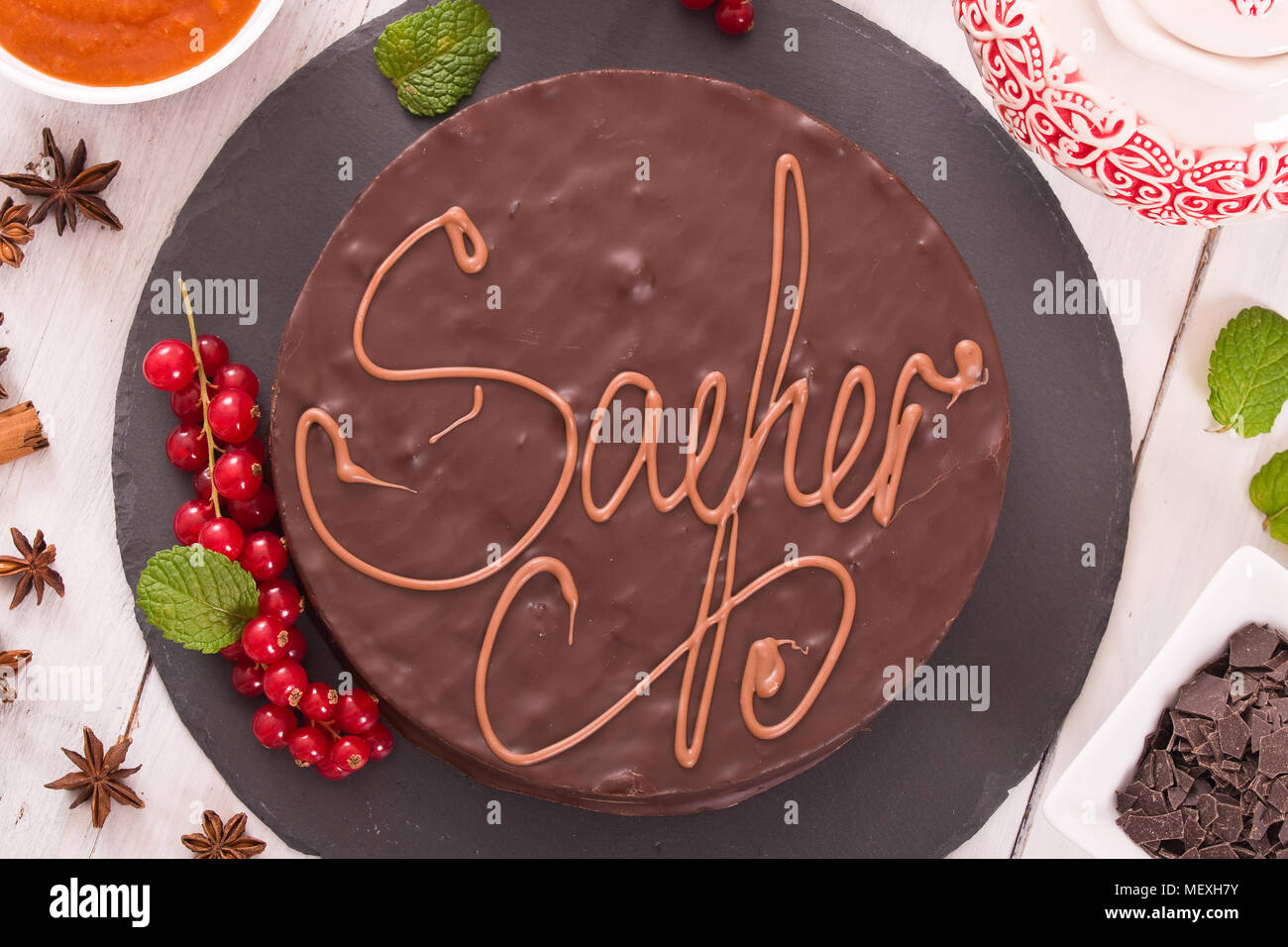 Sacher torte sponge hi-res stock photography and images - Alamy