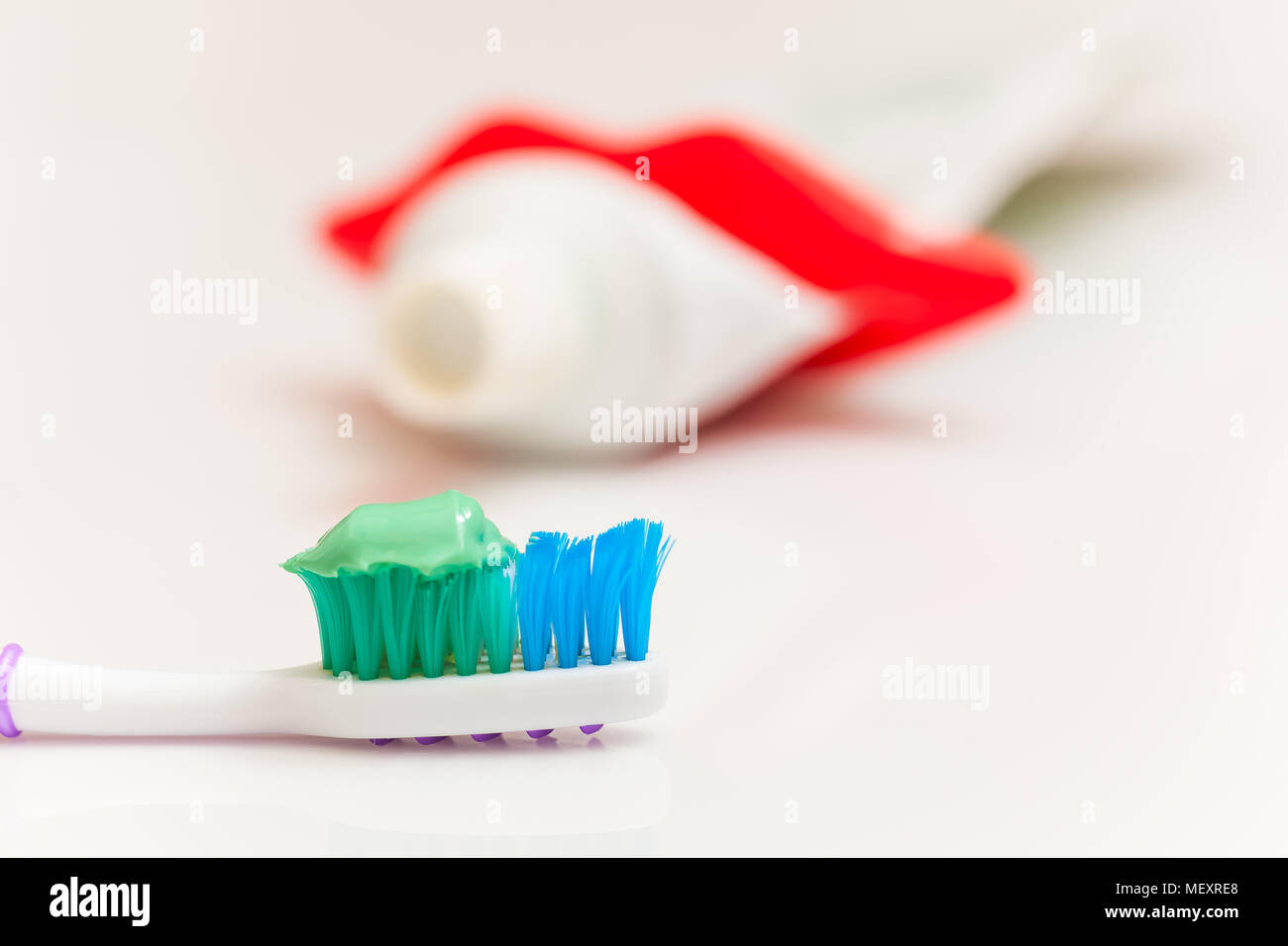 Toothpaste and brush hi-res stock photography and images - Alamy