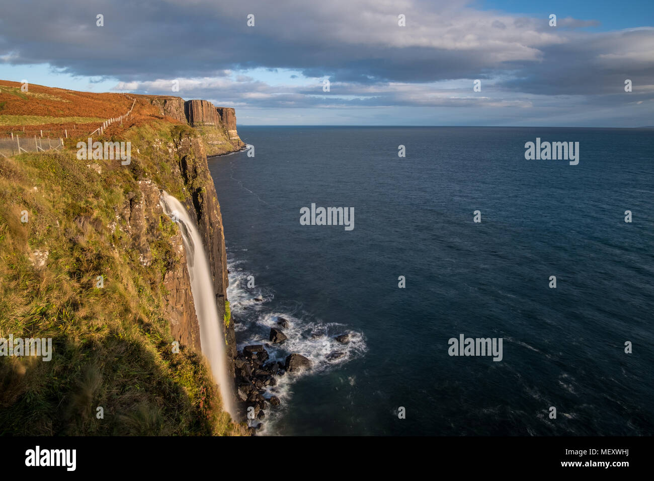 Kilt Rock and Mealt Falls, Picturesque observation point offering ...