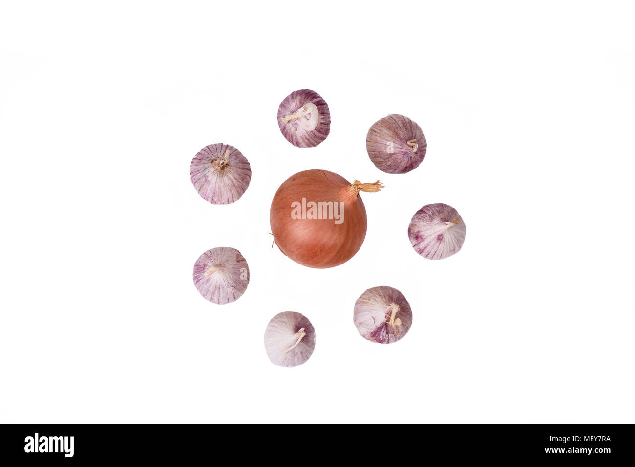 Garlic bulbs on kitchen Cut Out Stock Images & Pictures - Alamy