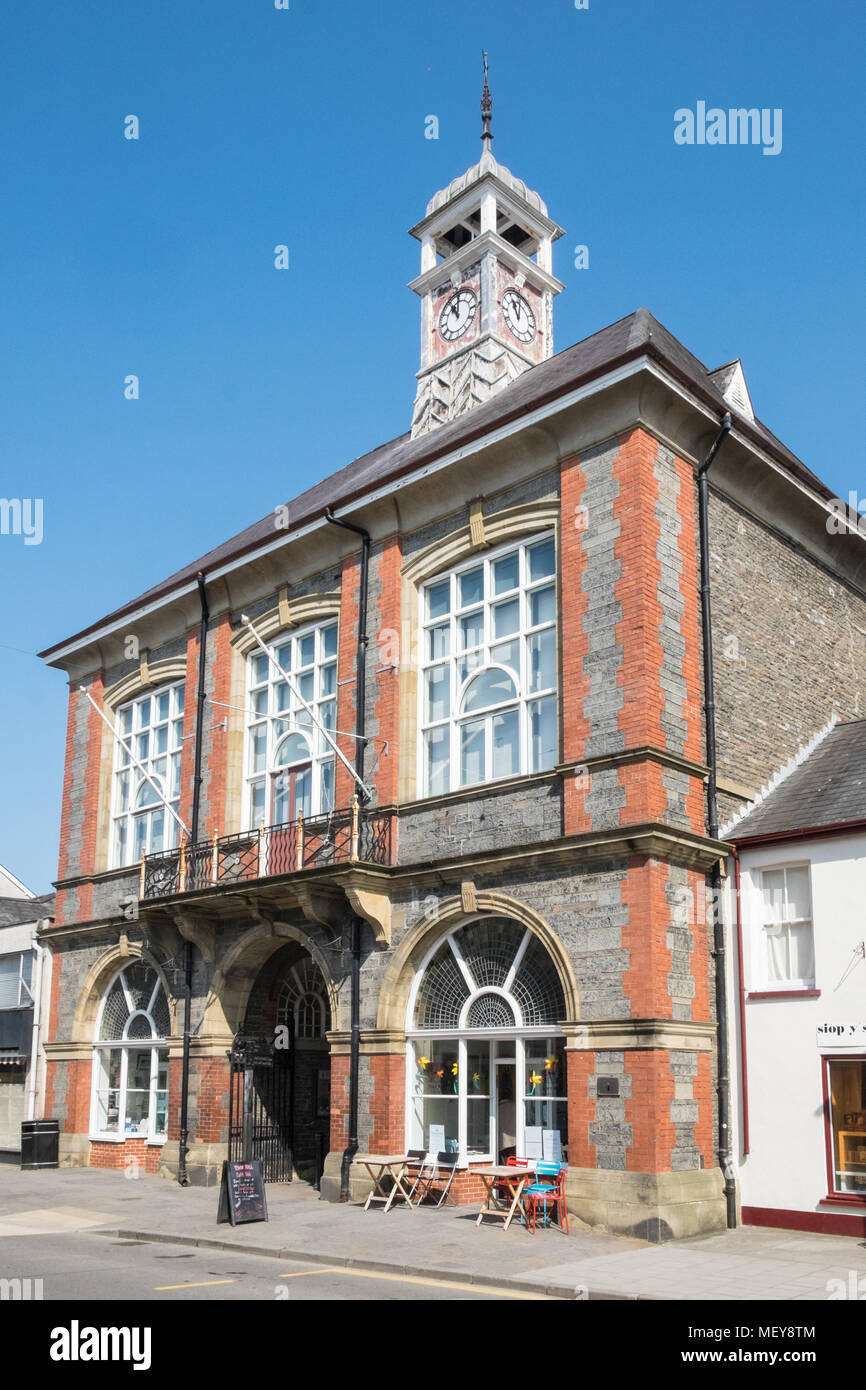 Lampeter town hall hi-res stock photography and images - Alamy