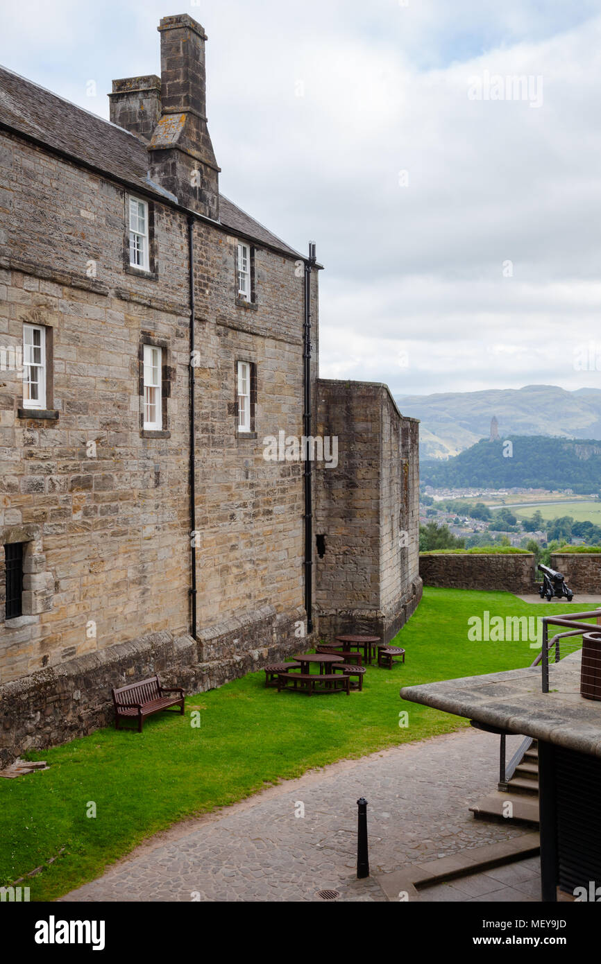 Stirling castle wallace monument hi-res stock photography and images ...
