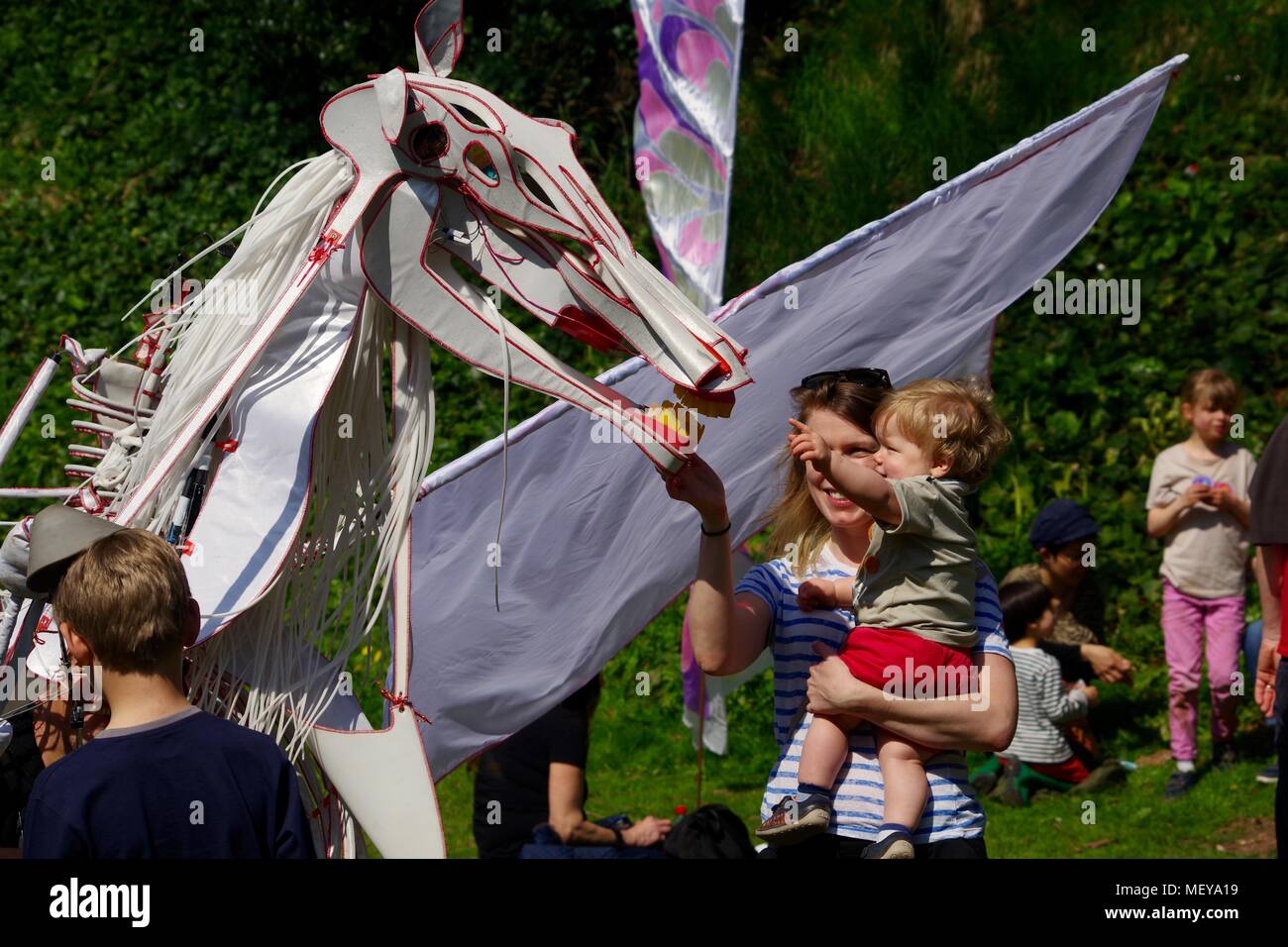 Mother and Child With Skeleton Horse and Rider Kinetic Puppet at ramm's ...