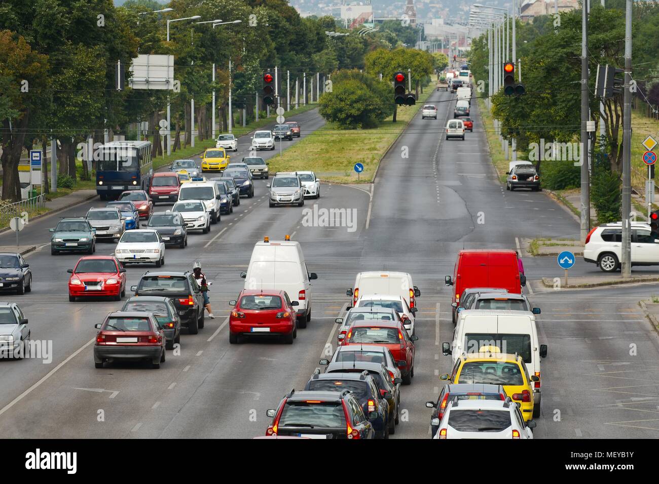 Busy traffic on main road hi-res stock photography and images - Alamy