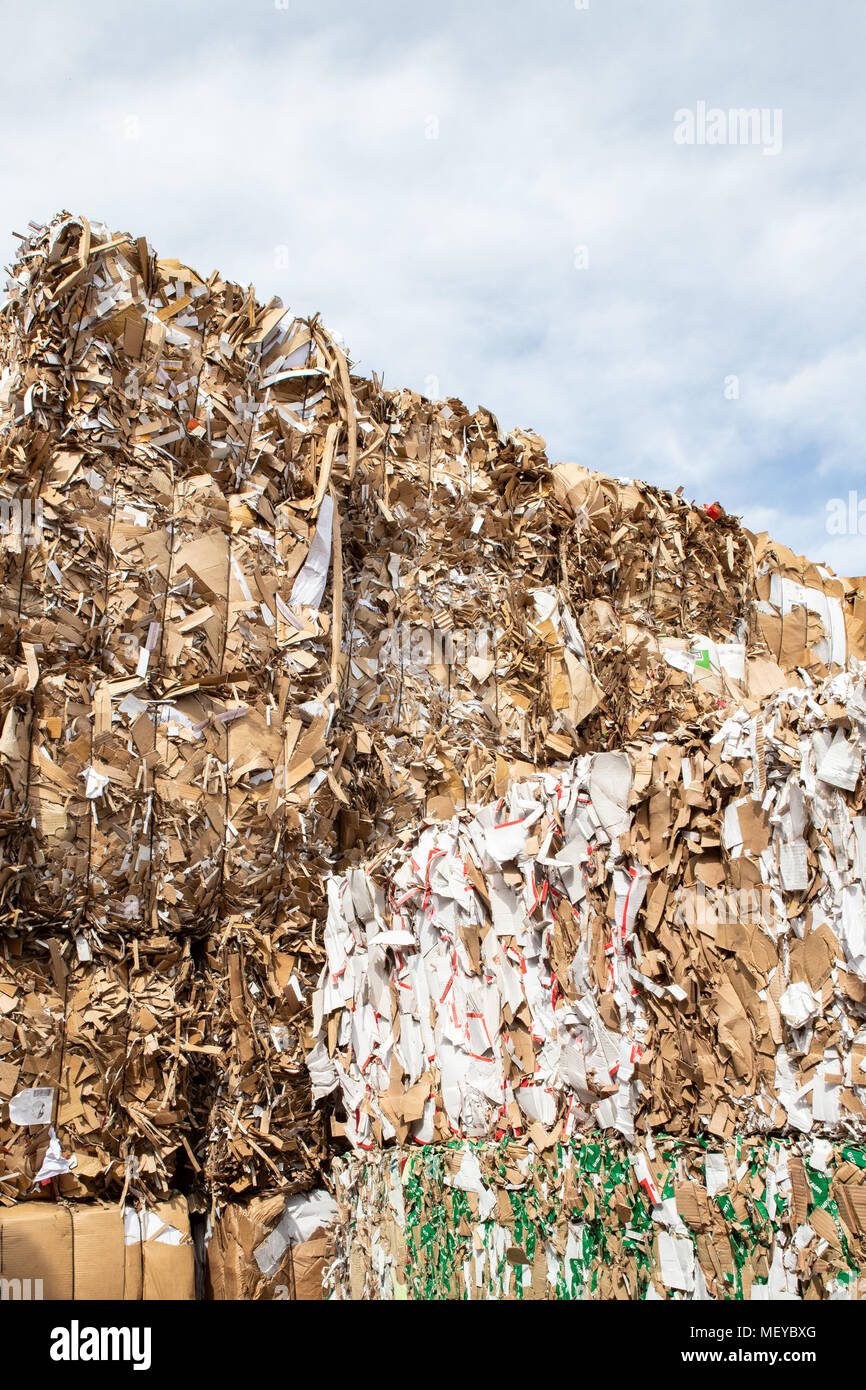 Recycled paper bales hi-res stock photography and images - Alamy