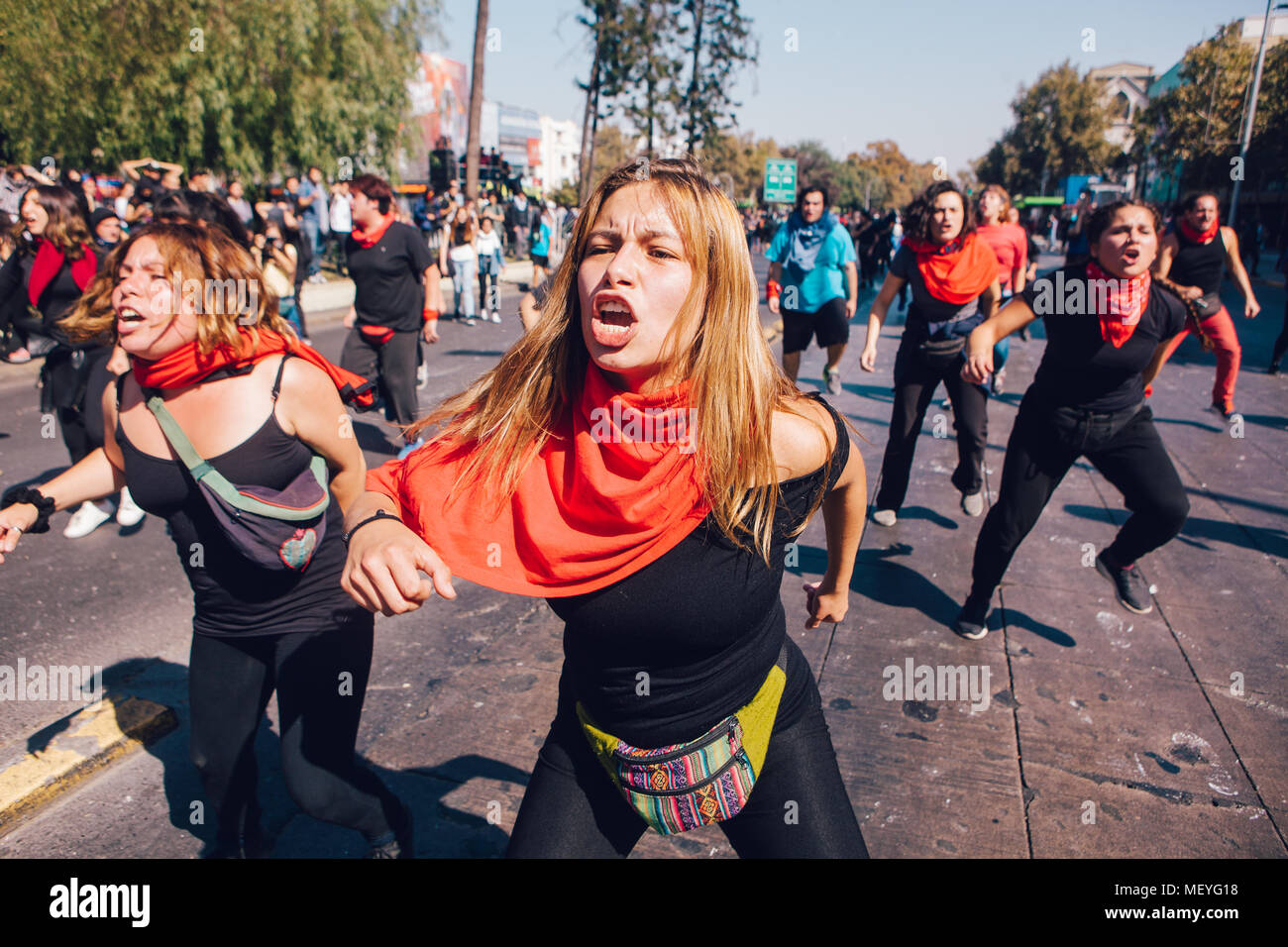 Chile women hi-res stock photography and images - Alamy