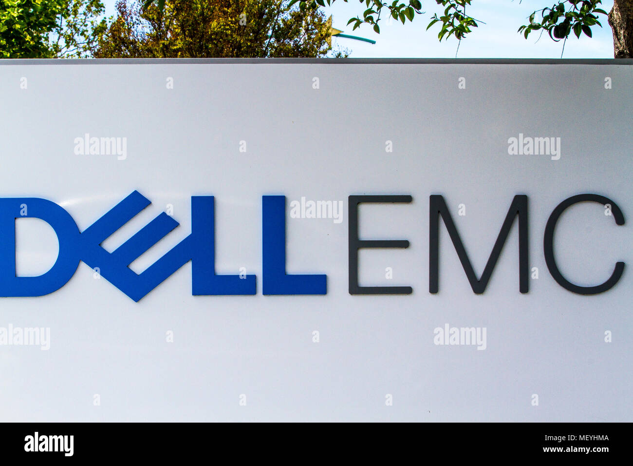 Dell emc building hi-res stock photography and images - Alamy