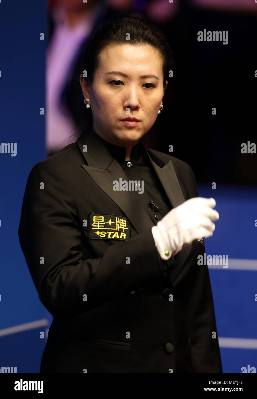 Snooker referee peggy li hi-res stock photography and images - Alamy