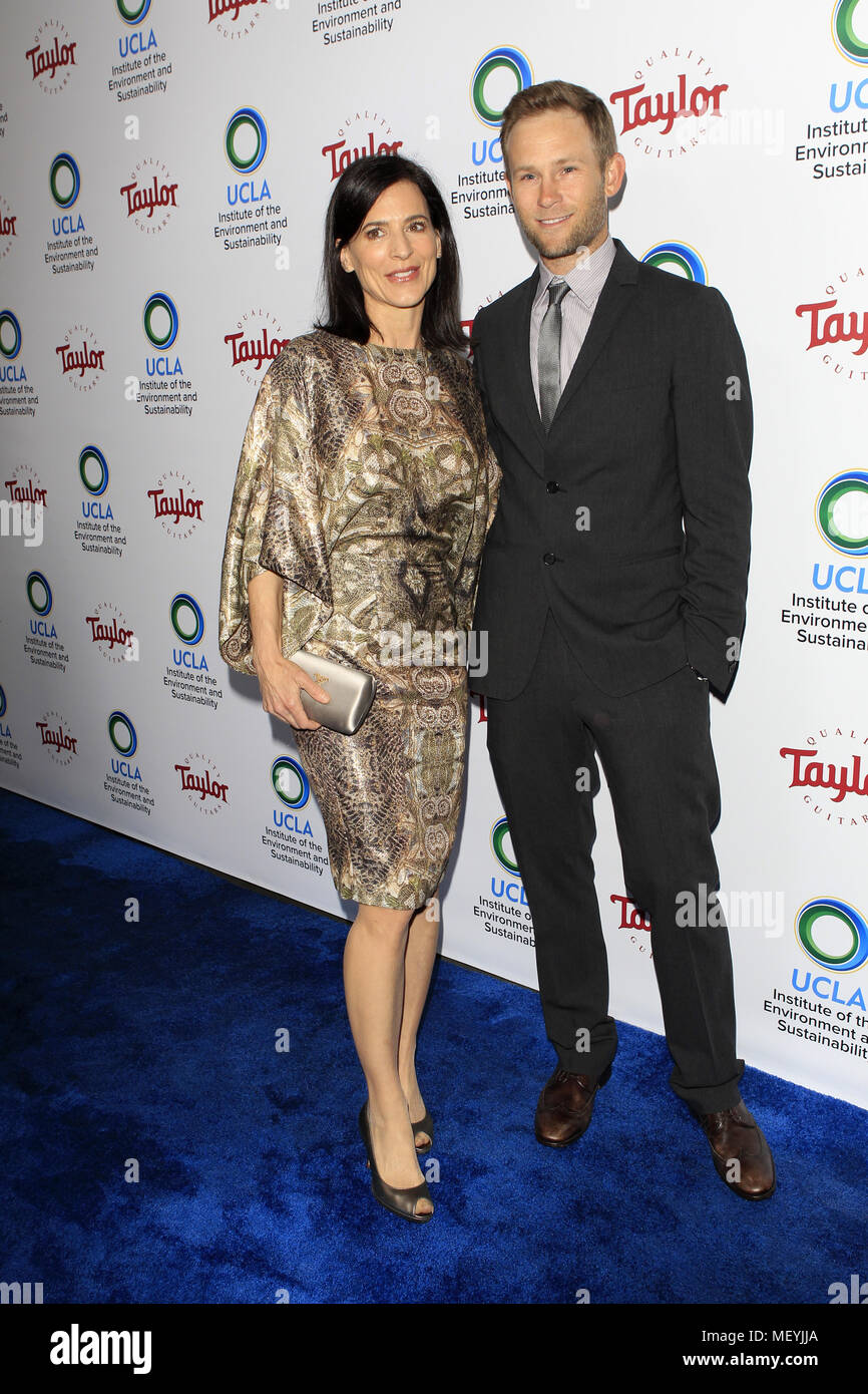 Aaron endress fox and perrey reeves hi-res stock photography and images ...