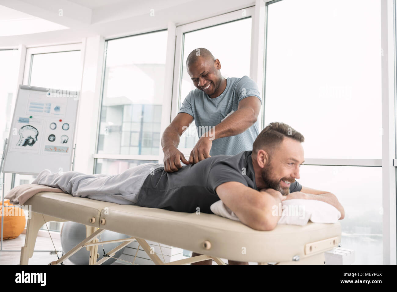 Doing a massage hi-res stock photography and images - Alamy