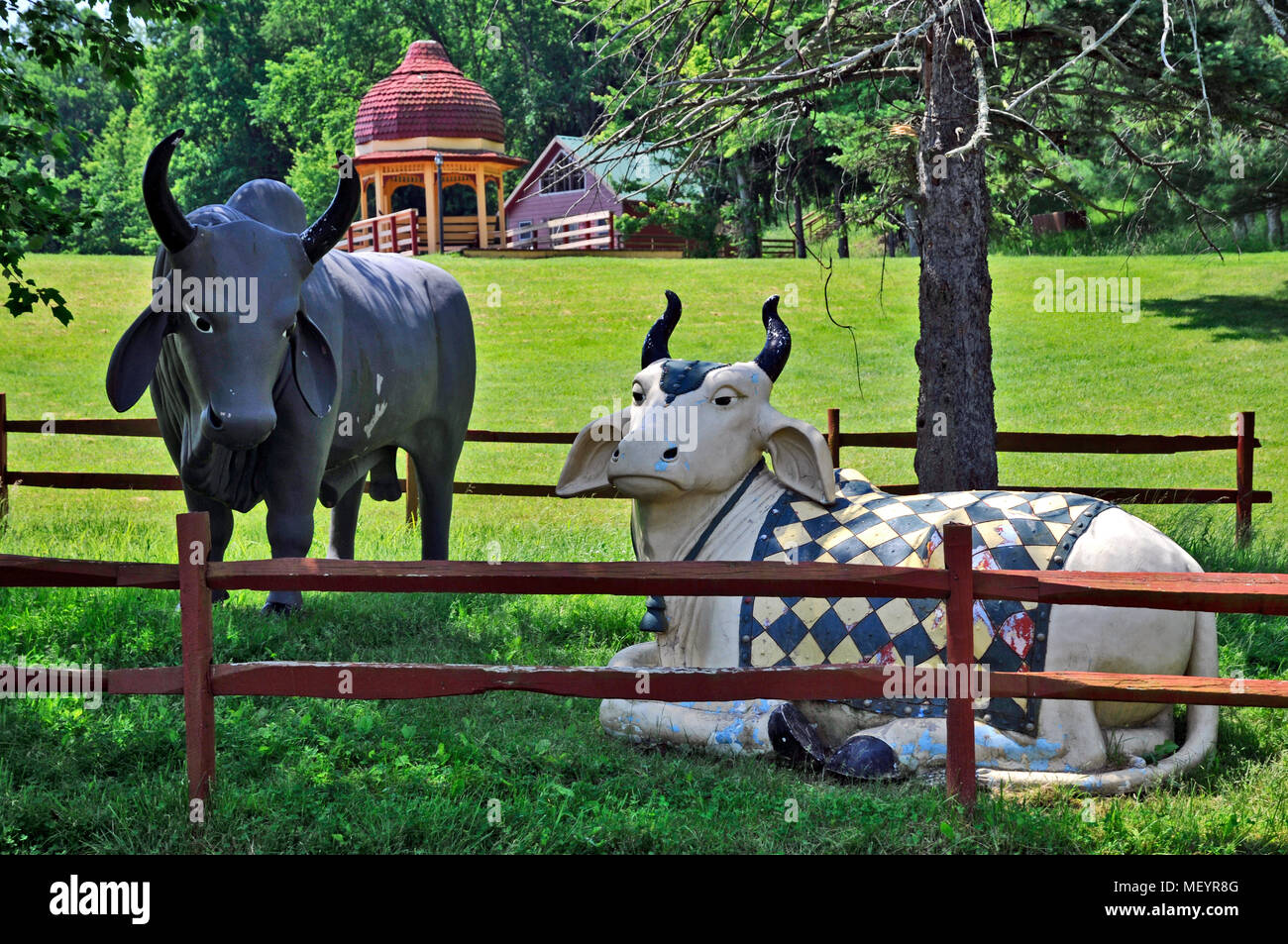 Cow sculptures hi-res stock photography and images - Alamy