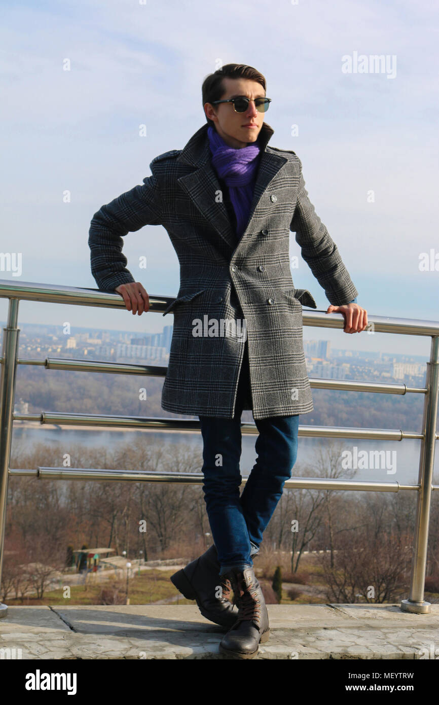 Tall black man hi-res stock photography and images - Alamy