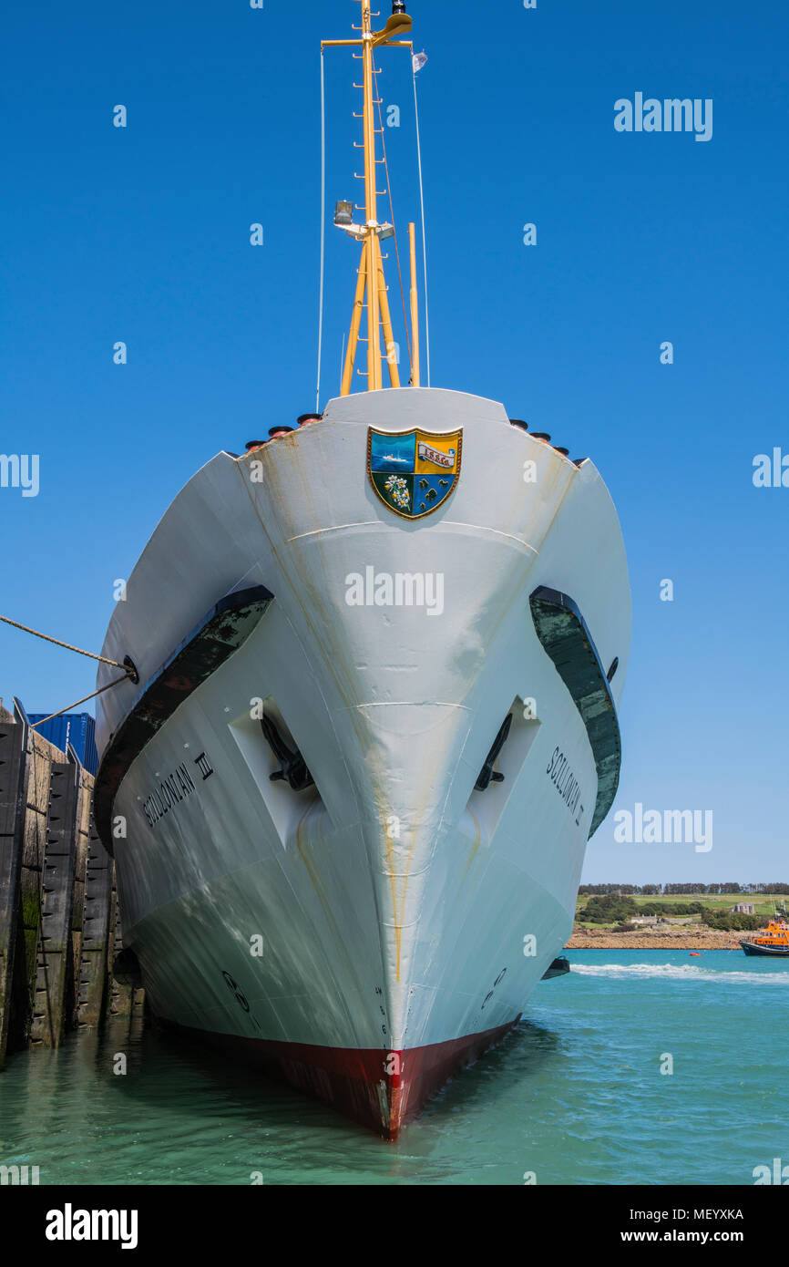 Isles of scilly to penzance ferry hi-res stock photography and images ...
