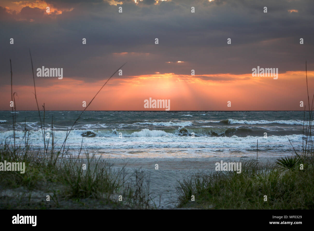 Sunrise over sand hi-res stock photography and images - Alamy