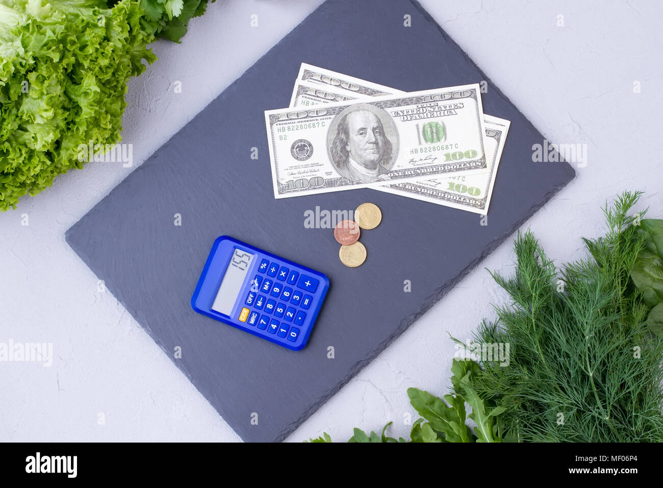 Money for food hi-res stock photography and images - Alamy