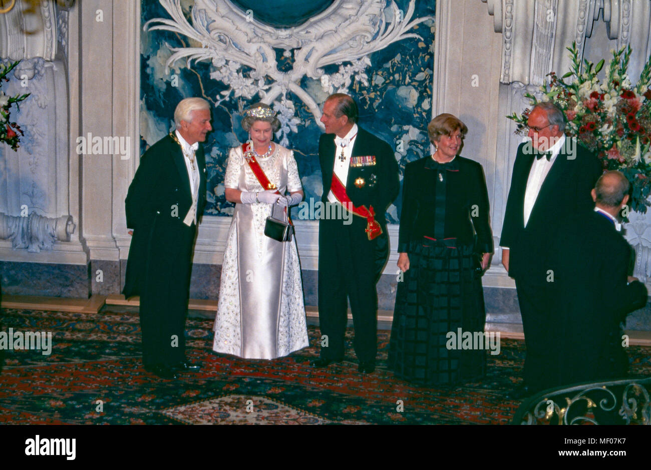 Königin Elizabeth II. zu Besuch in Deutschland, hier beim Abendempfang ...