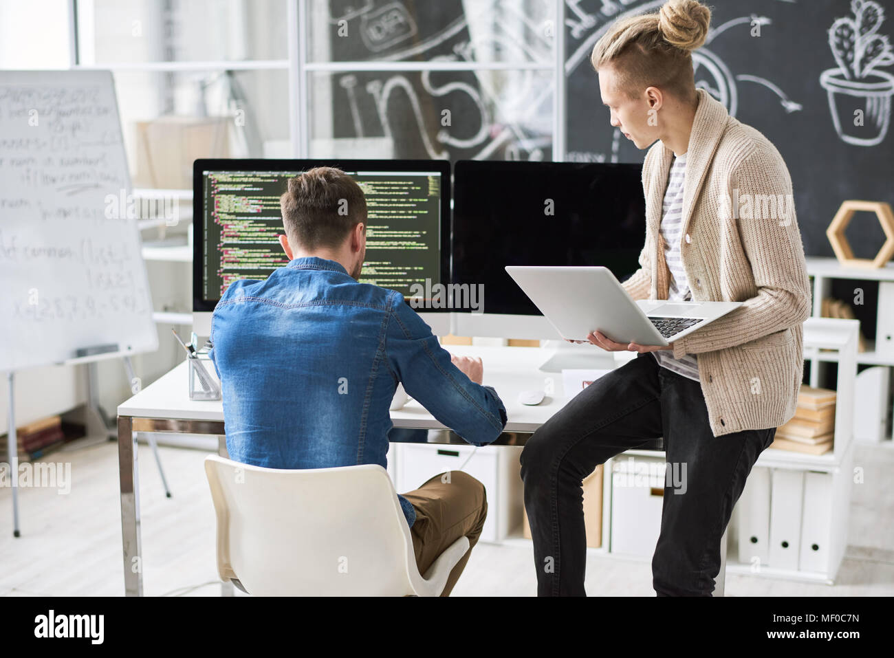 Programmer team hi-res stock photography and images - Alamy