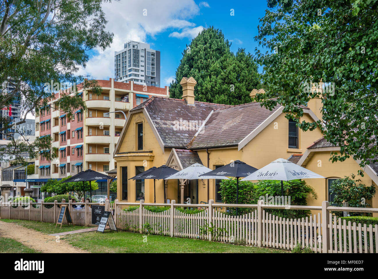 The Gate House Tea Rooms at Macquarie Street Gatehouse, Parramatta Park ...