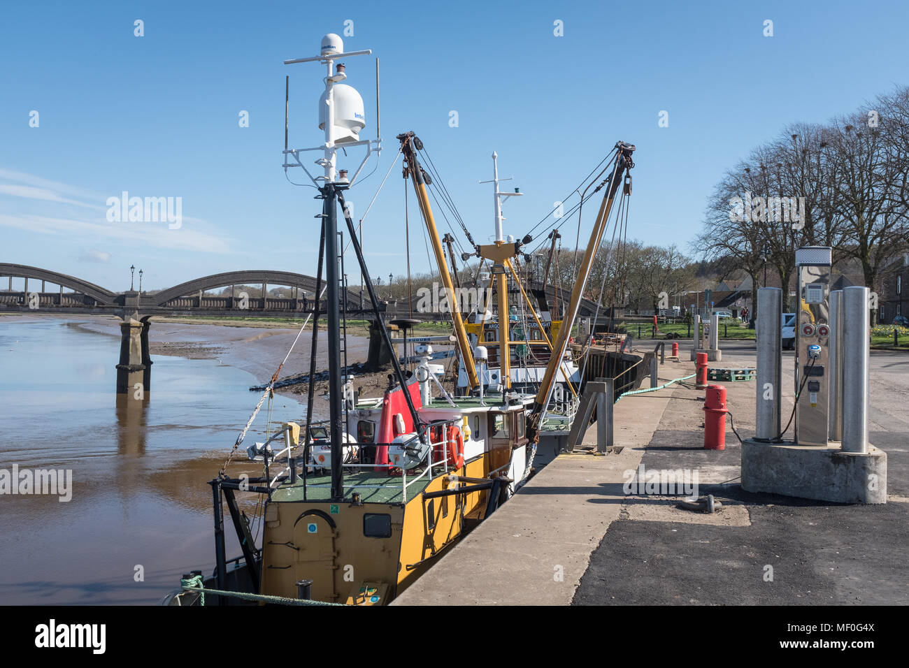 The dee bridge at kirkcudbright hi-res stock photography and images - Alamy