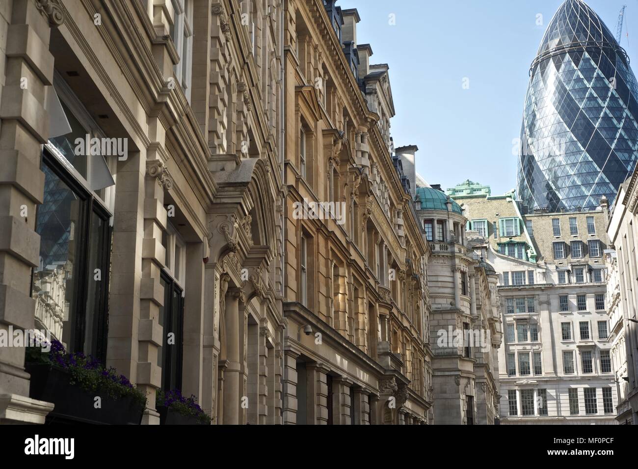 Londons latest super tall sky scraper hi-res stock photography and ...