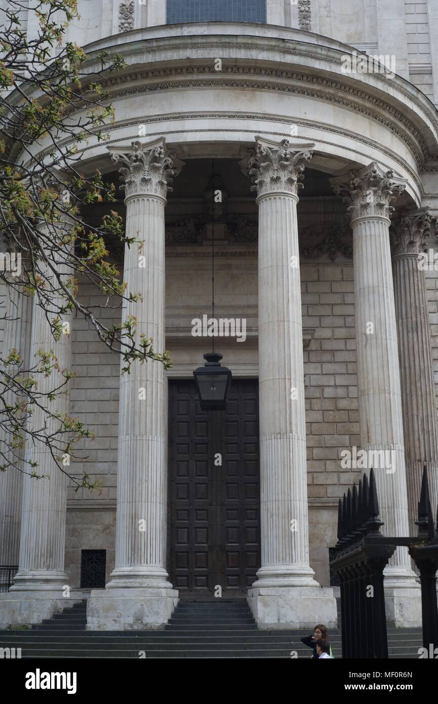 St Pauls Cathedral Paternoster Square Stock Photo - Alamy
