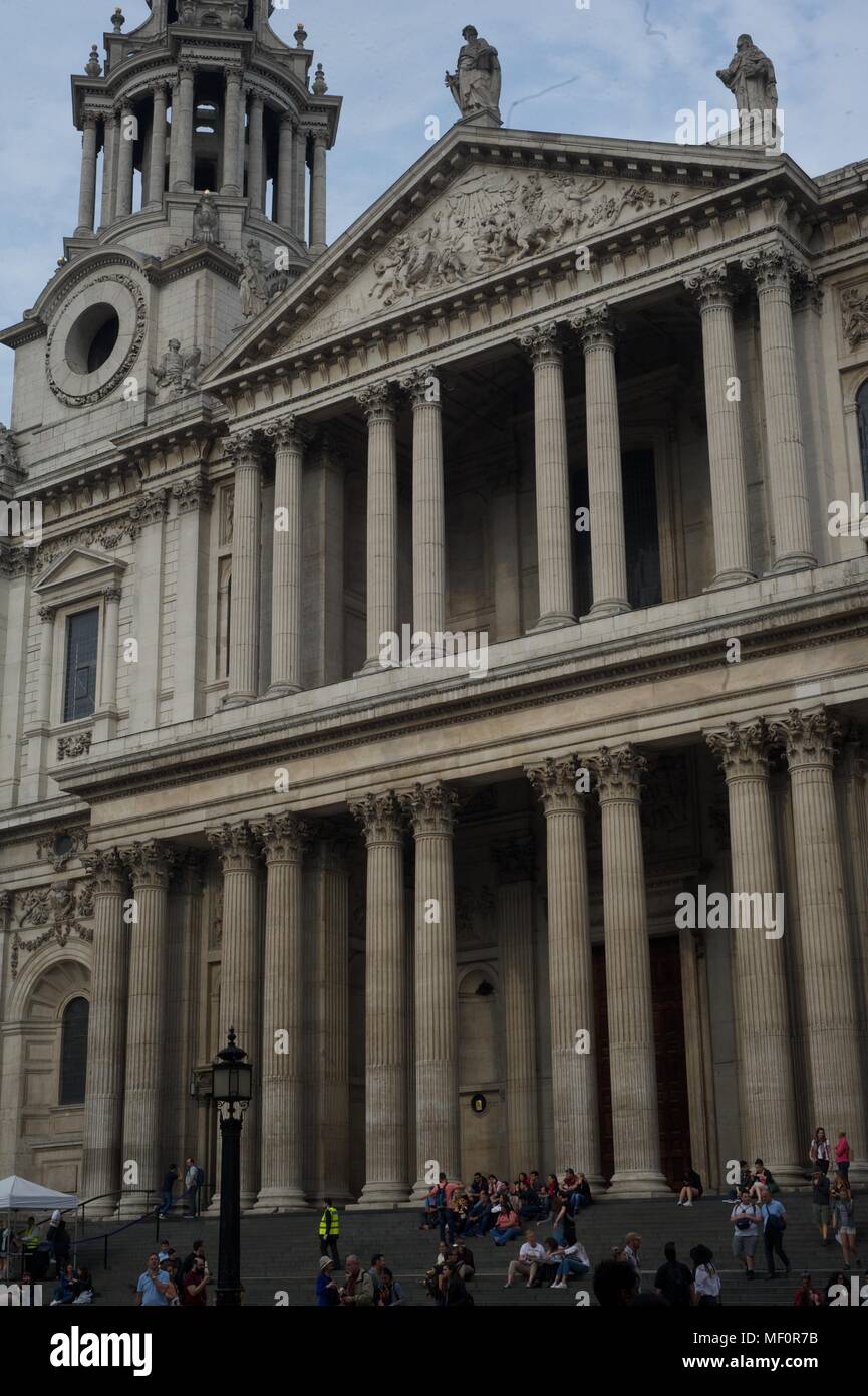 St Pauls Cathedral Paternoster Square Stock Photo - Alamy