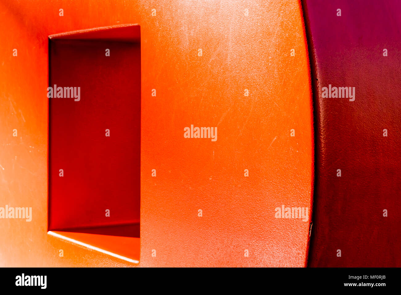 Round sculpture hi-res stock photography and images - Alamy