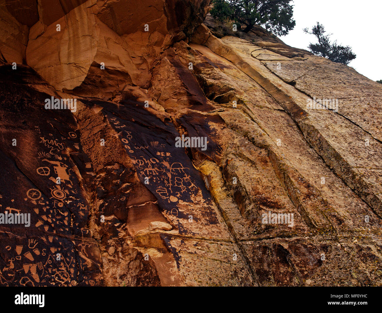 Newspaper Rock Native American Indians have been engraving and drawing ...