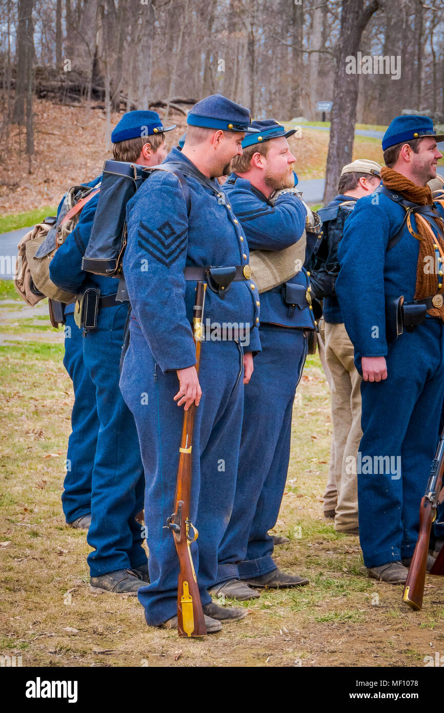 Which Army Wears Blue Uniform