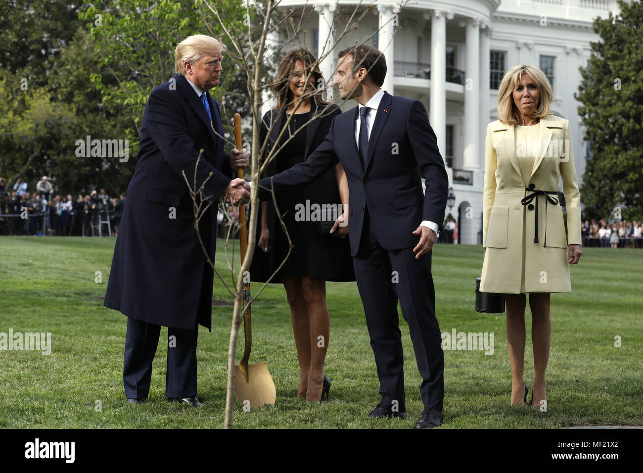 President tree planting white house hi-res stock photography and images ...