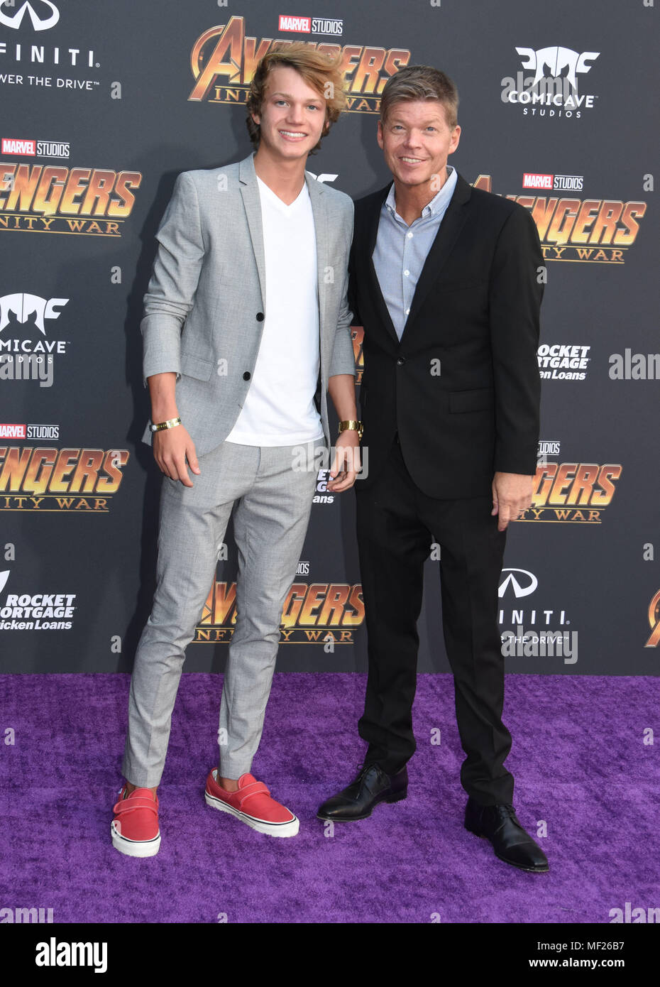 Marvel avengers comic books hi-res stock photography and images - Alamy