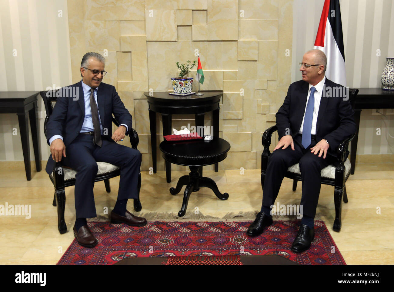 Sheikh khalifa bin salman al khalifa hi-res stock photography and ...