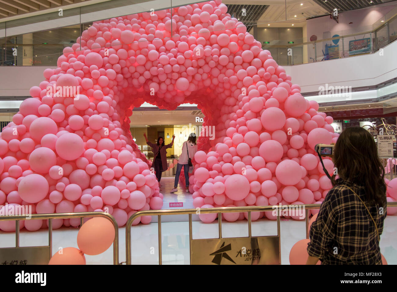 Shanghai, Shanghai, China. 24th Apr, 2018. Shanghai, CHINA-About ...