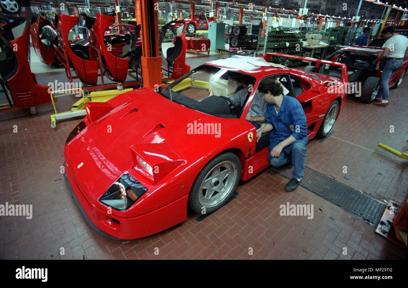 Ferrari f40 assembly hi-res stock photography and images - Alamy