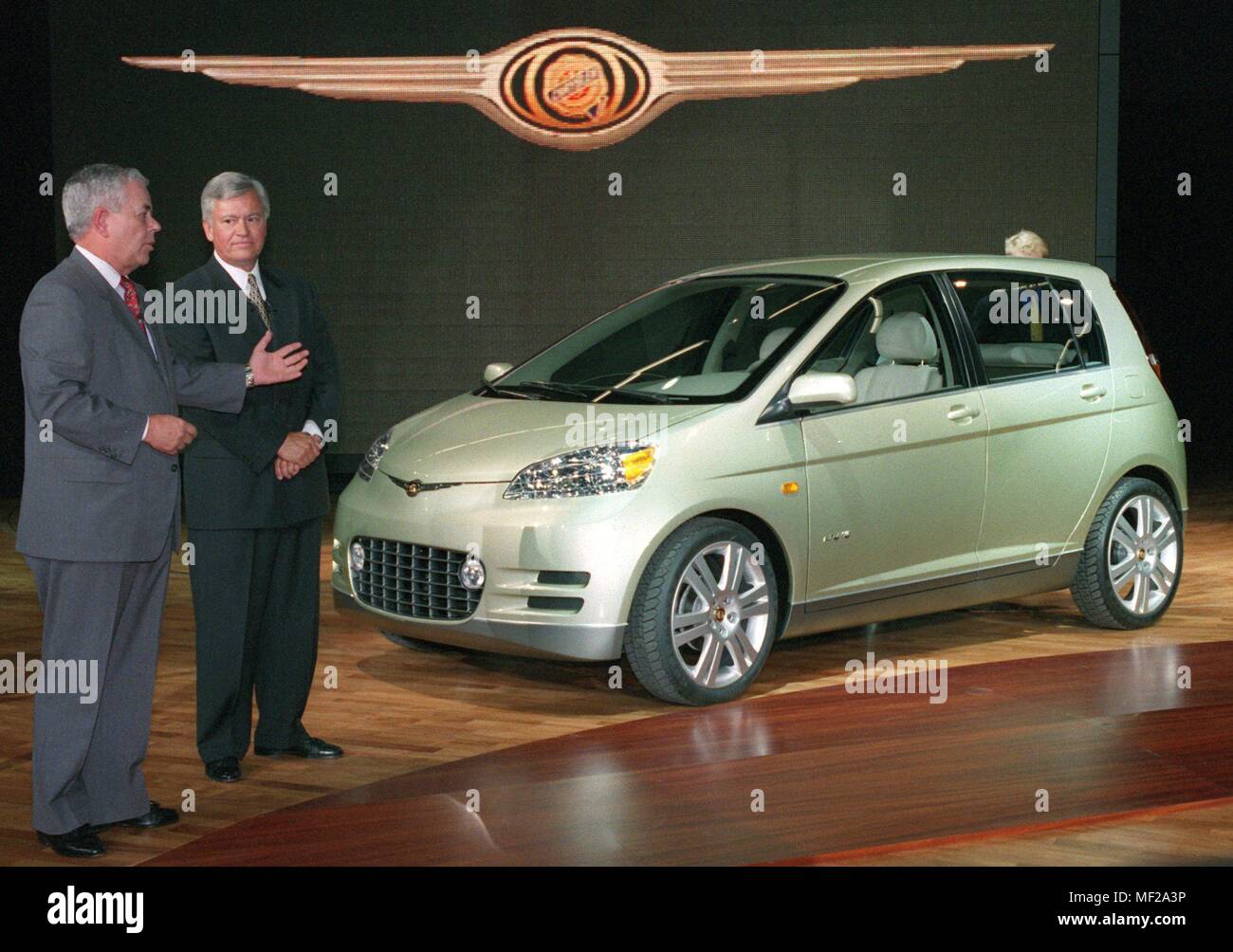 Chrysler CEO Robert Eaton (l) and Vice President Tom Gale present the ...