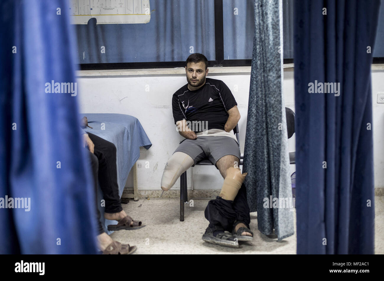 Gaza City, The Gaza Strip, Palestine. 24th Apr, 2018. A Palestinian man ...
