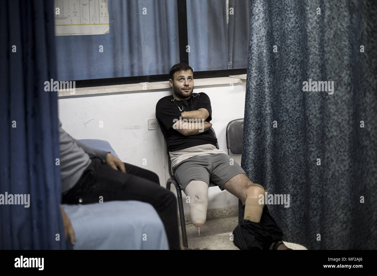 Gaza City, The Gaza Strip, Palestine. 24th Apr, 2018. A Palestinian man ...