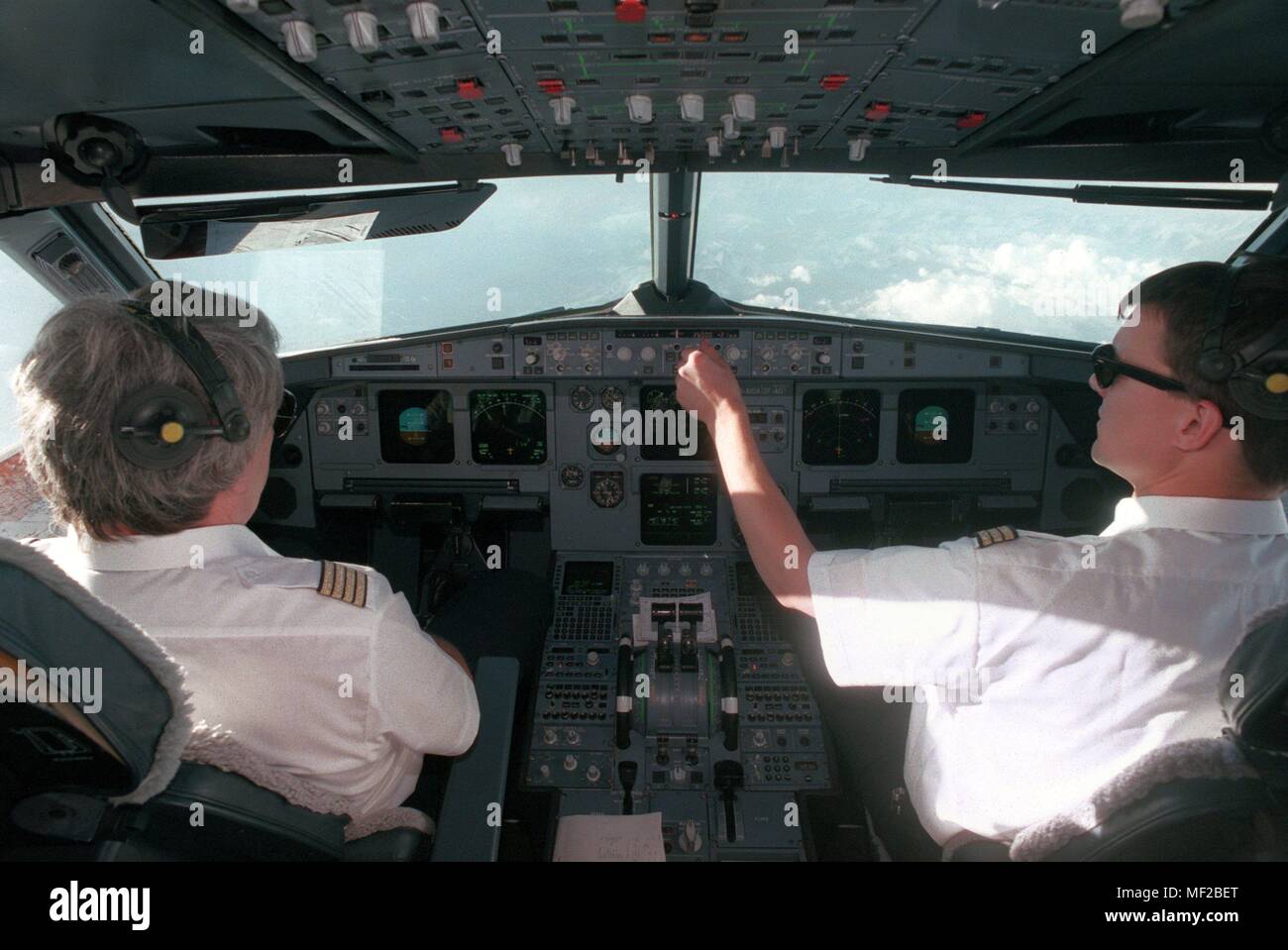 View into the cockpit of a Lufthansa Airbus 320, during the flight Nice ...