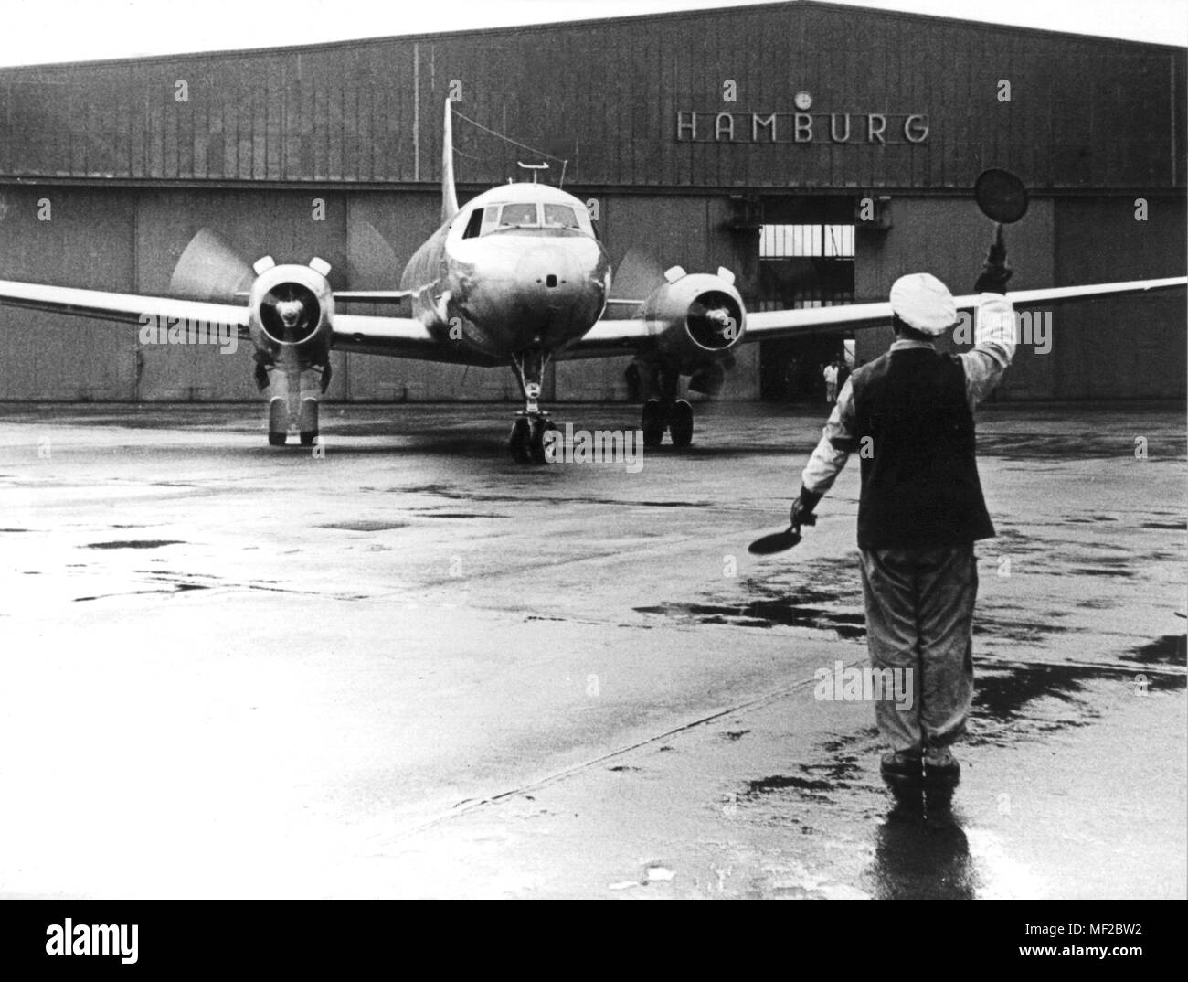 Convair cv 340 hi-res stock photography and images - Alamy