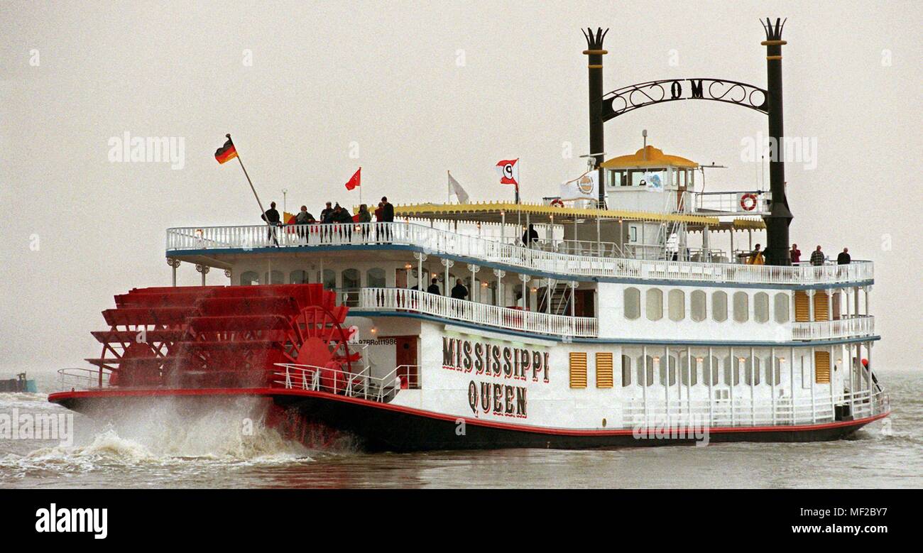 Stern paddle wheel hi-res stock photography and images - Alamy